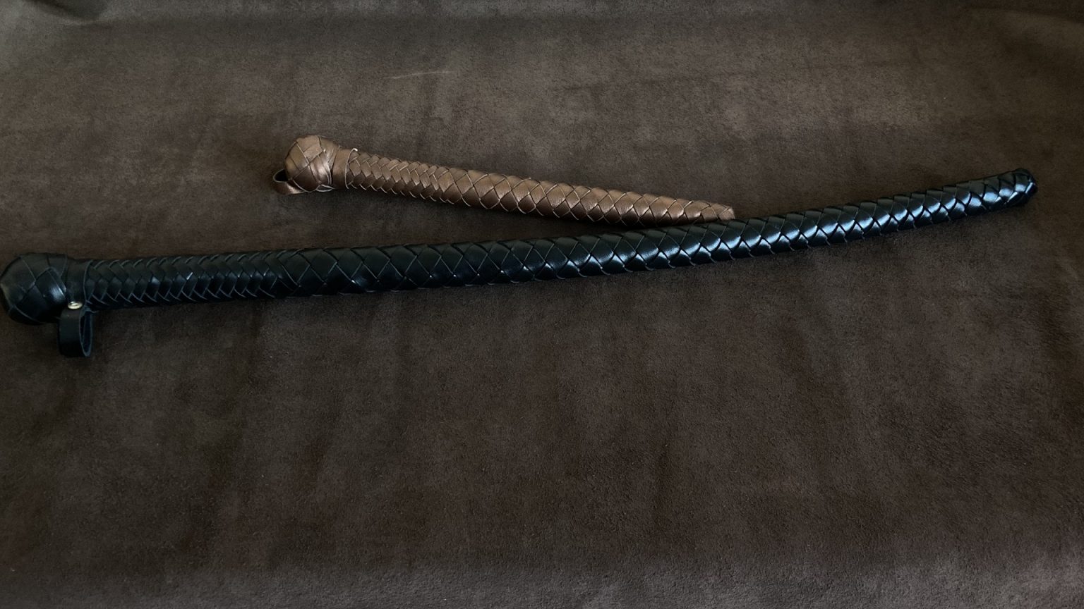 Leather Mini Sjambok 32cm/12.6″ – Painful Touch