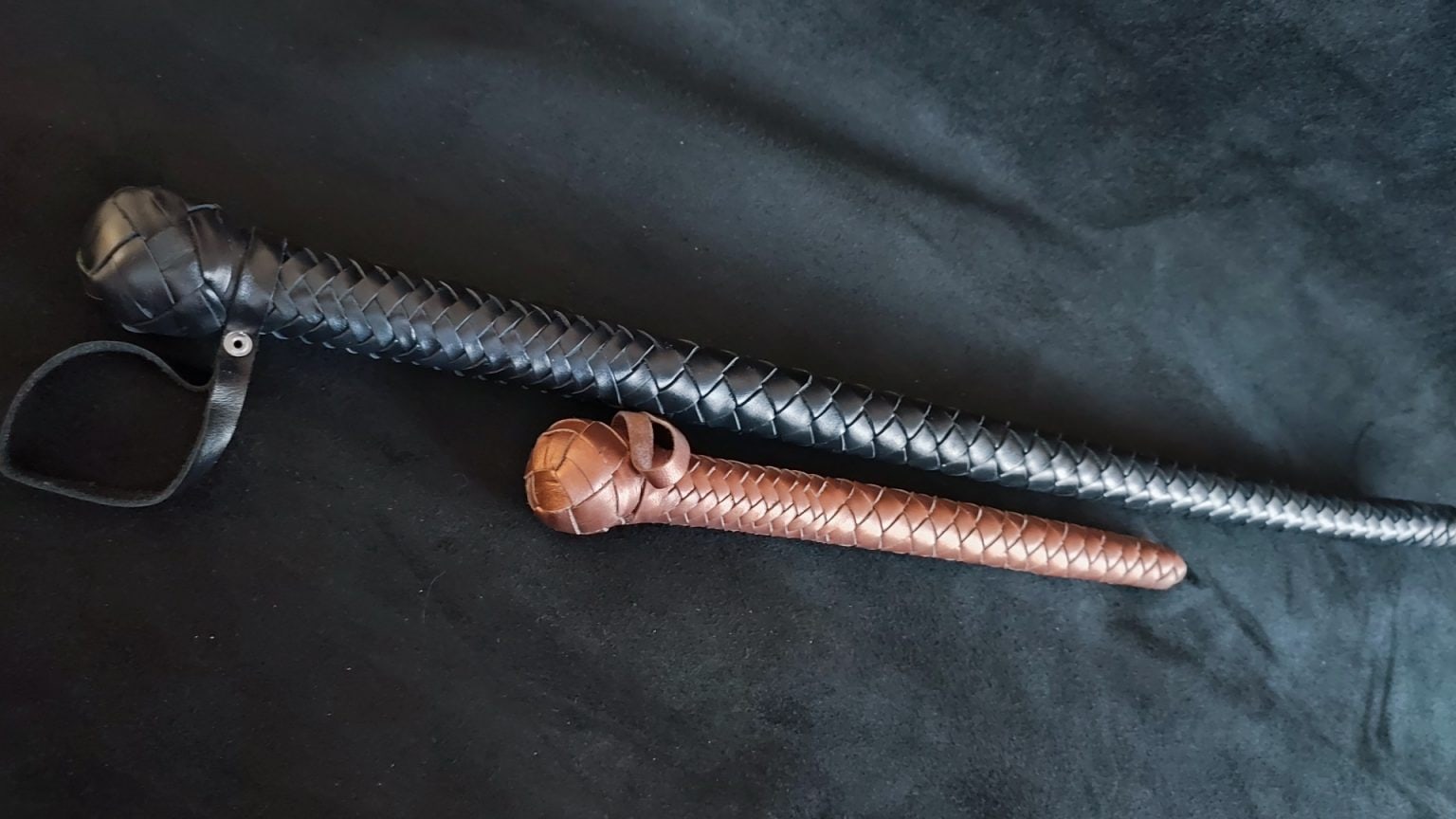 Leather Mini Sjambok 32cm/12.6″ – Painful Touch